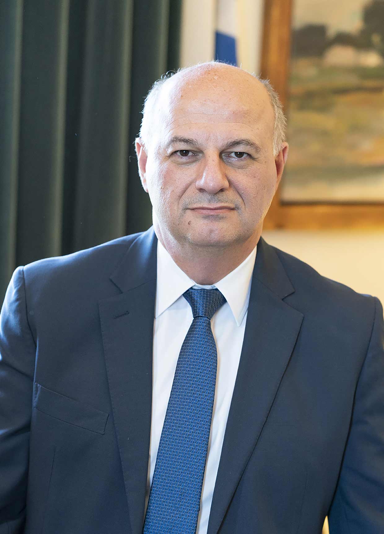 Βιογραφικό – Κώστας Τσιάρας – Υπουργός Αγροτικής Ανάπτυξης & Τροφίμων